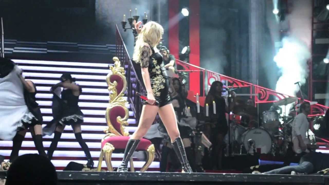 Taylor Swift - I Knew You Were Trouble - FRONT ROW - LIVE at Cowboy ...