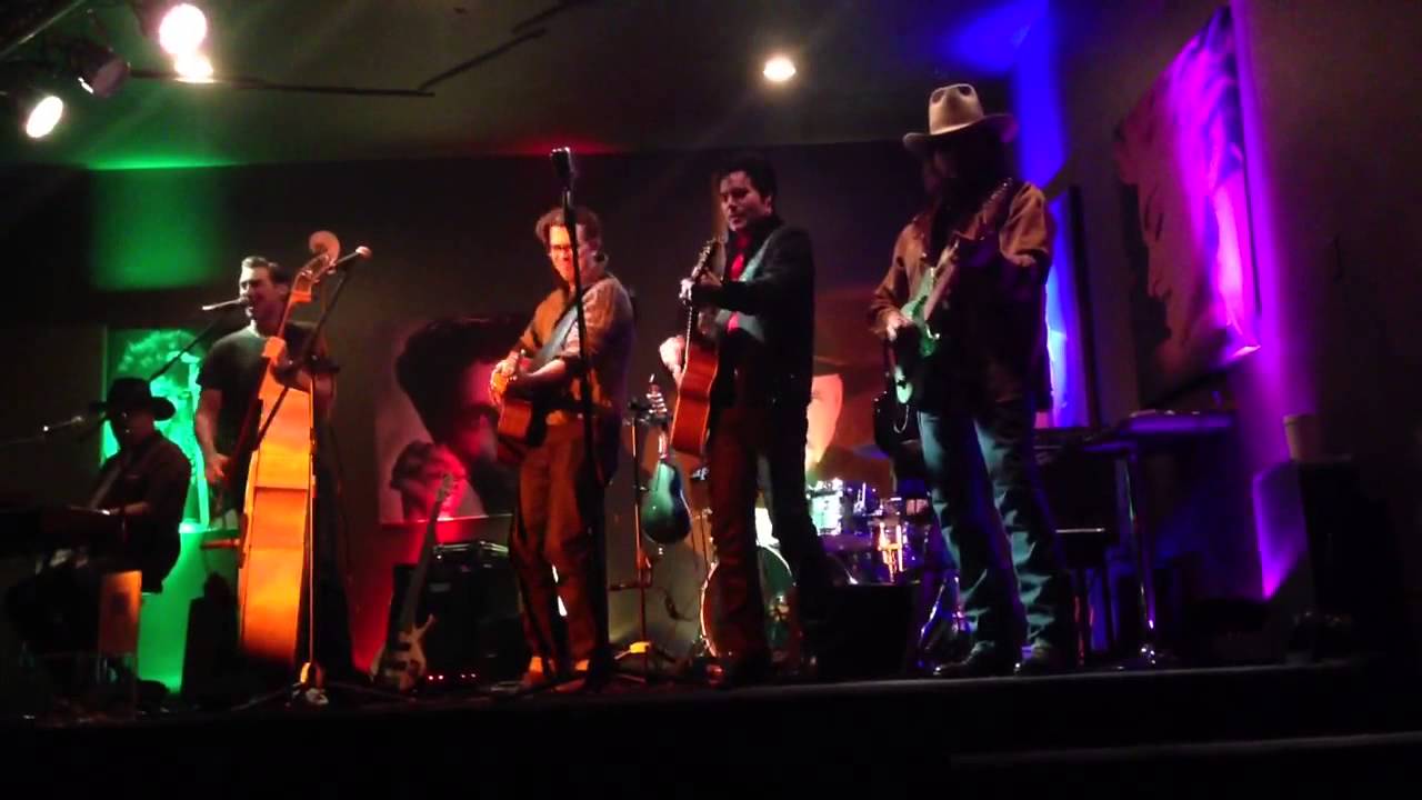 Scott Hinds sings himself Happy Birthday! - YouTube