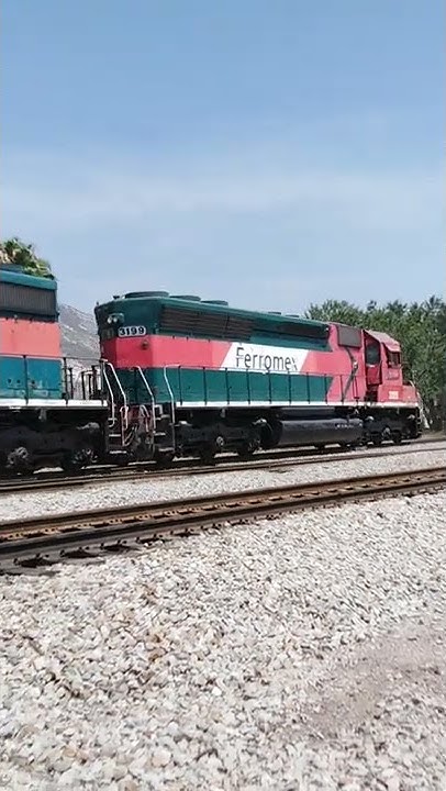 Ferromex 4 SD40-2 //EMD Power - YouTube