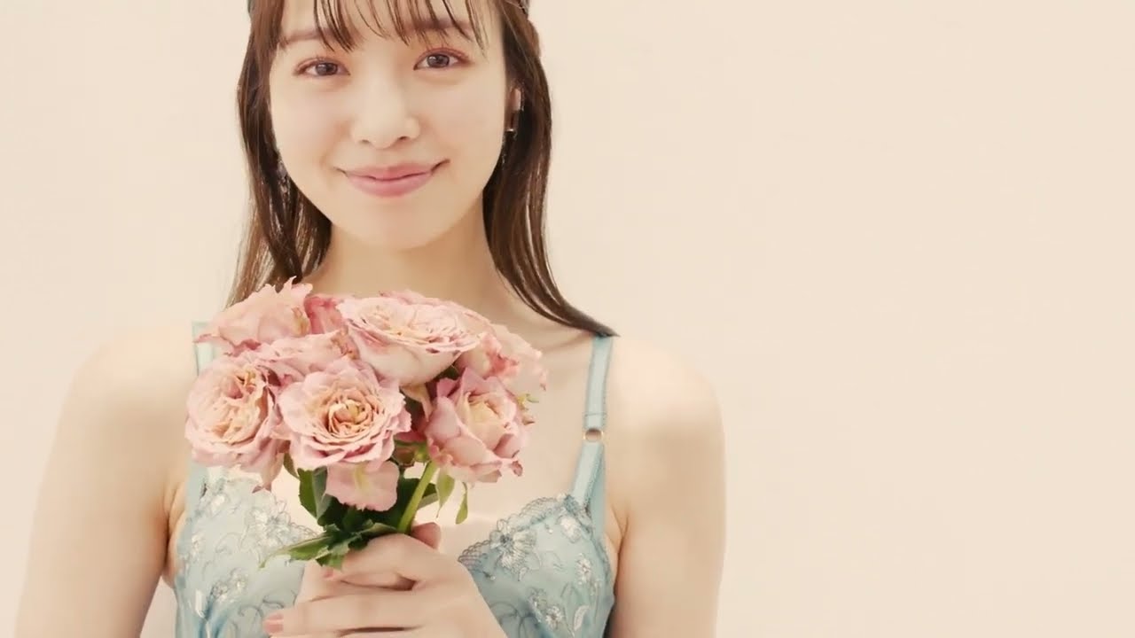 tutuanna 運命のブラ - YouTube