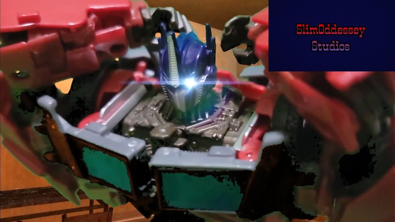 Optimus gets mentally traumatized (Transformers Stop Motion) - YouTube