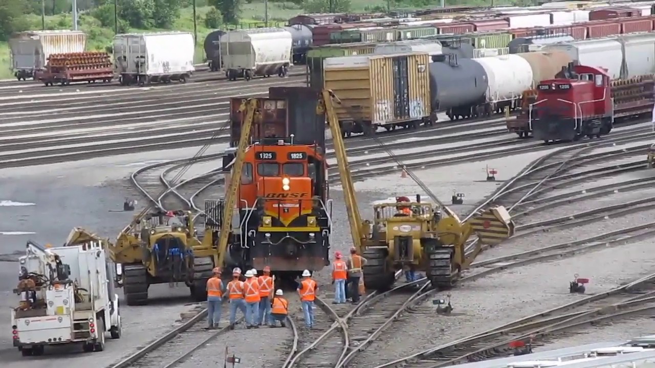 Hulcher Re-Rails BNSF 1825 at Galesburg, IL - June 29, 2013 - YouTube