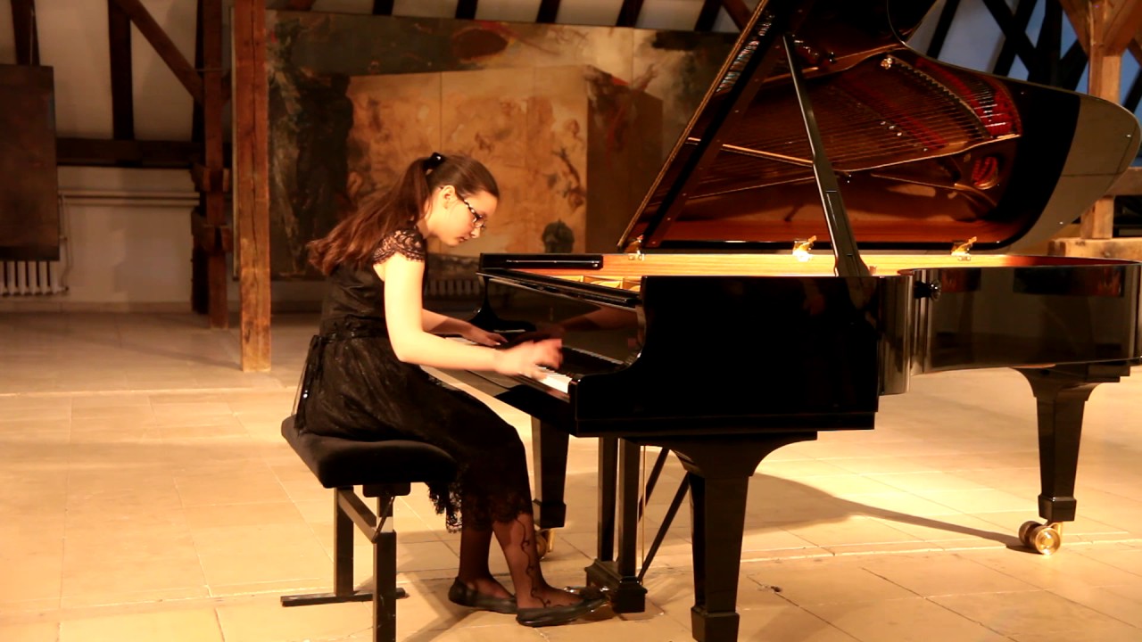 S. Prokofiev - Romeo e Giulietta - Montecchi e Capuleti - YouTube