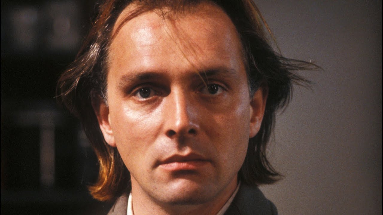 Rik Mayall - Who is he? - British Comedy UK - YouTube