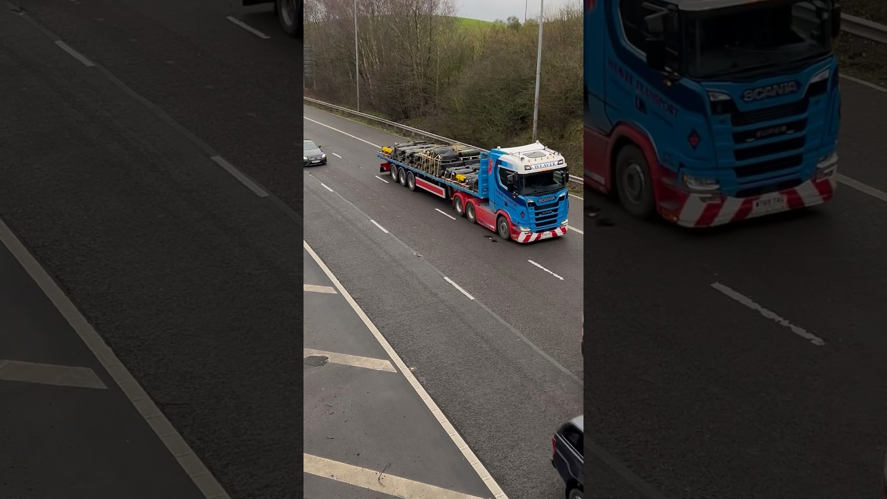 14.15 Catshill #M5 north #scania #V8 #truck #weaver #transport #flat # ...