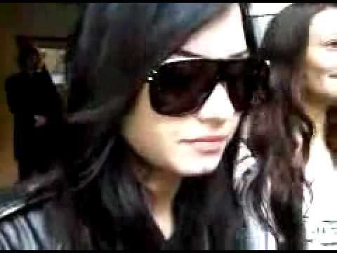 demi lovato "ask taylor" - YouTube