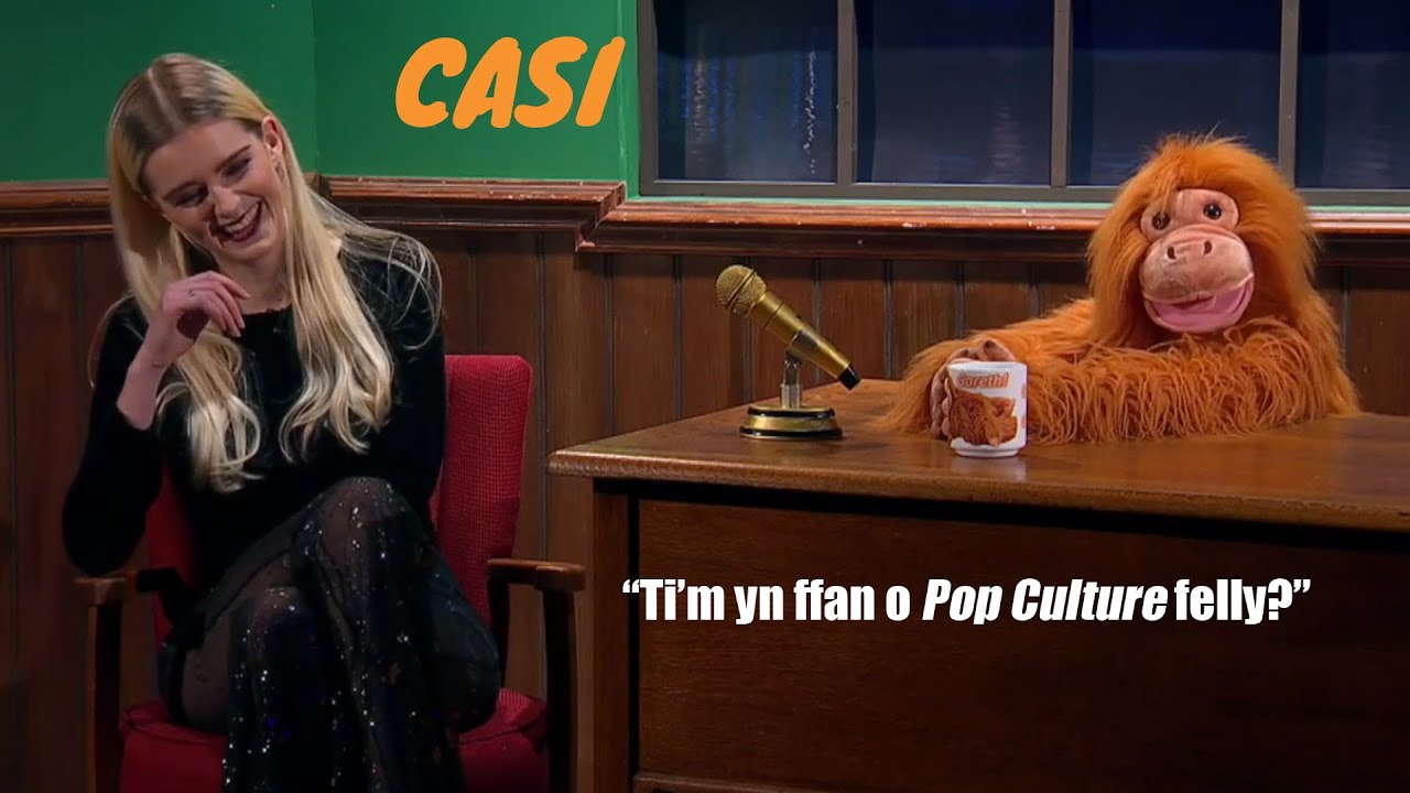 Gareth! Cyfweliad Casi Wyn - YouTube