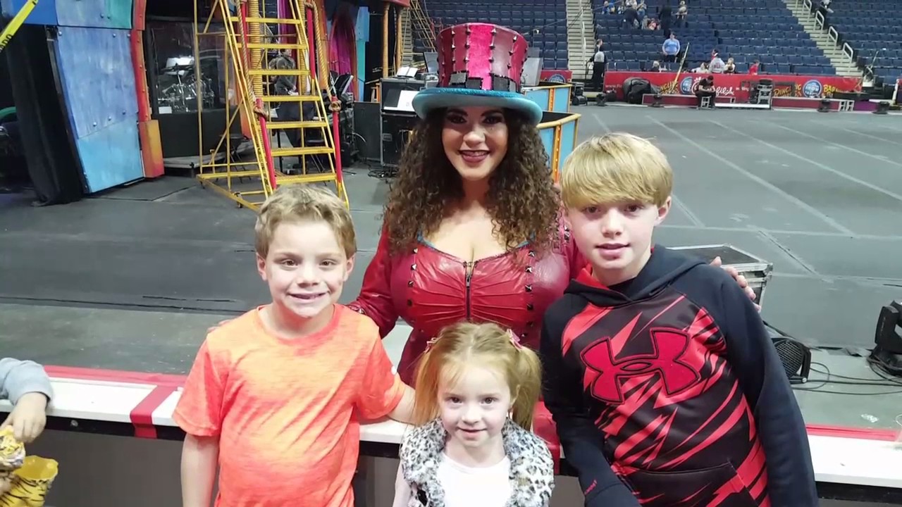 Kids with Kristen Wilson! Ringling Bros first woman Ring Master!! - YouTube