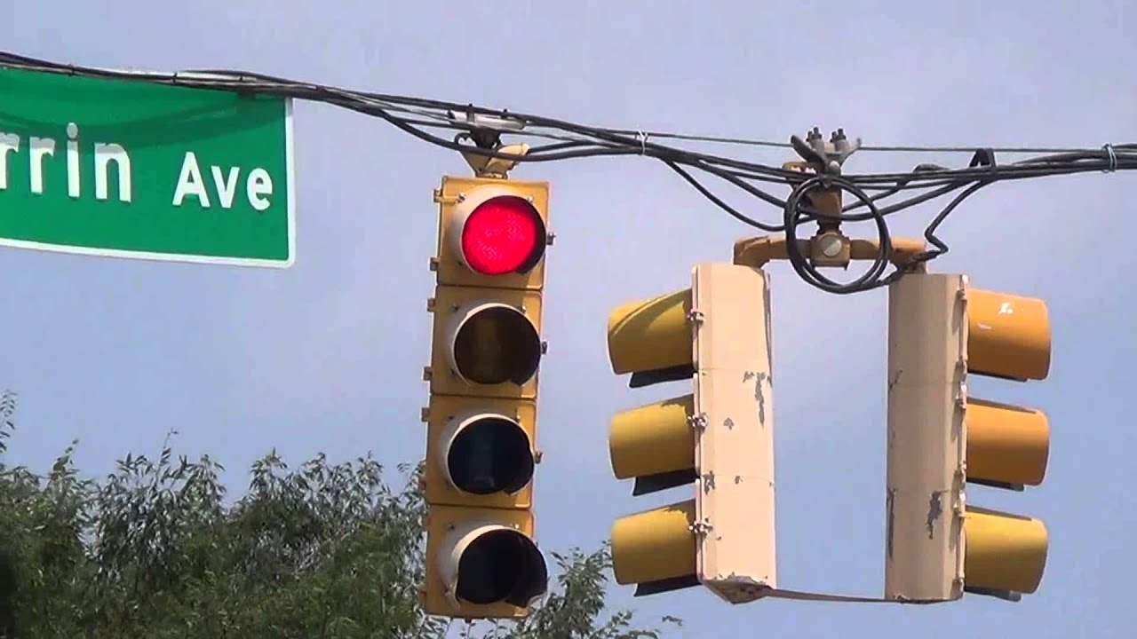 8 inch McCain Traffic Light - YouTube