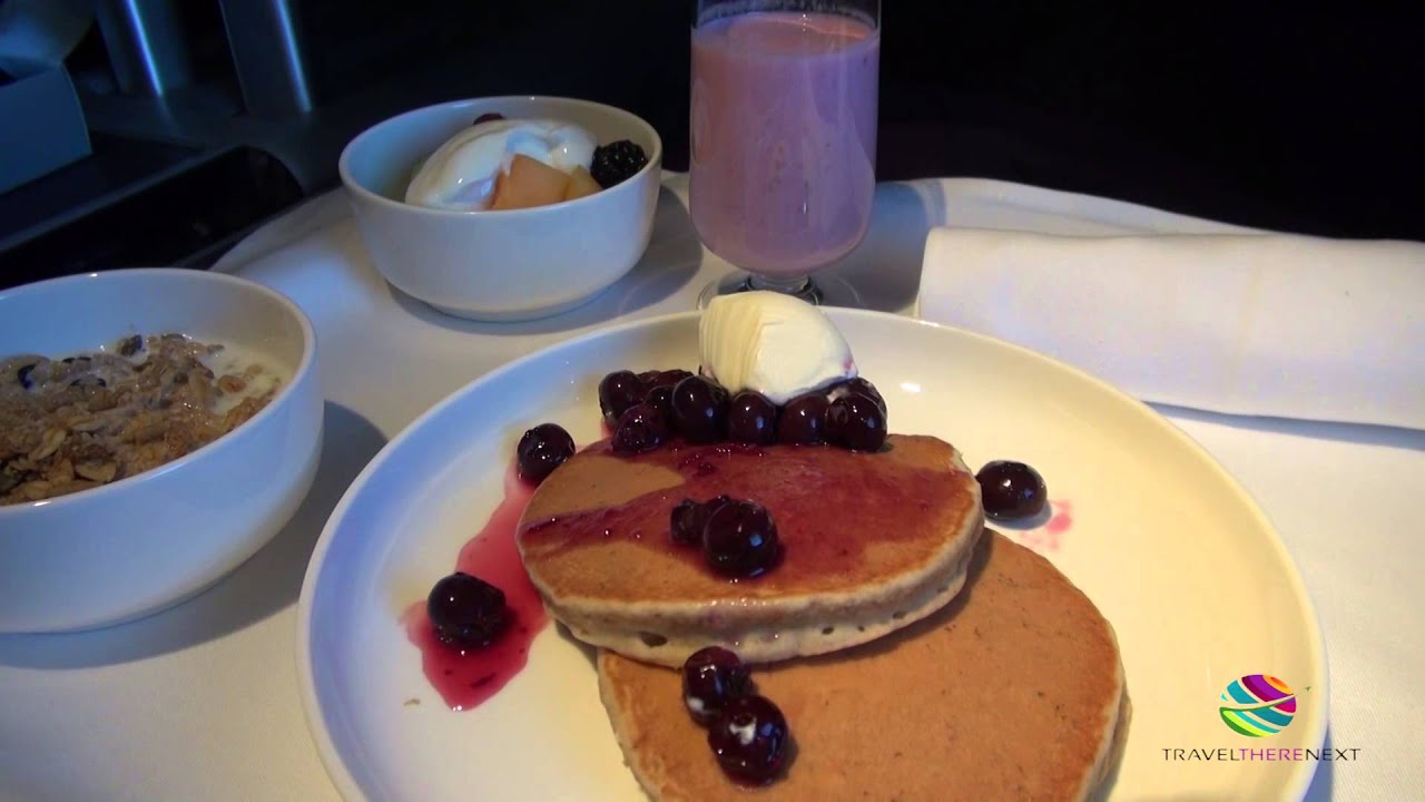 Qantas Business Class, LAX to Brisbane, QF16 Boeing 747 - YouTube