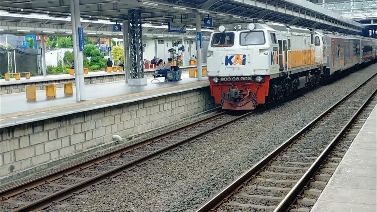 Kereta Api Kertajaya (Pasar Senen - Surabaya Pasarturi) - YouTube