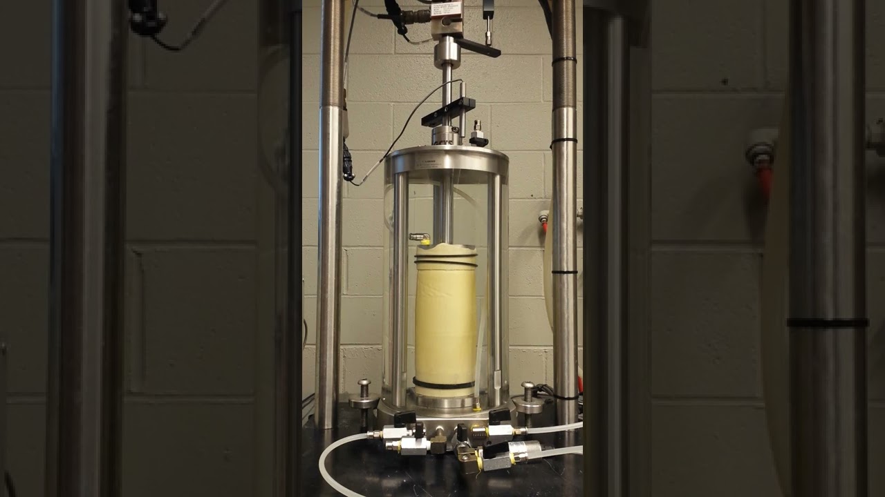 Cyclic undrained triaxial test - YouTube