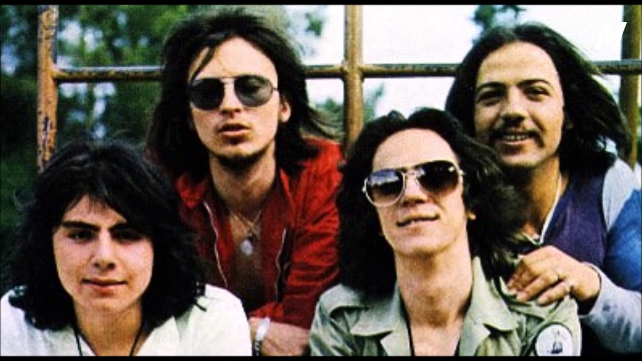 ΓΙΑΝΝΗΣ ΠΗΛΙΟΥΡΗΣ- POLL MEANS LOVE - GREEK BALLAD 70s - YouTube