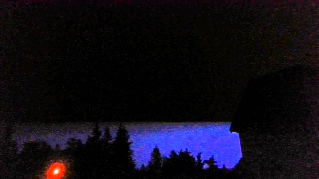 Lightning and Thunder from our backyard 8/11/14 - YouTube