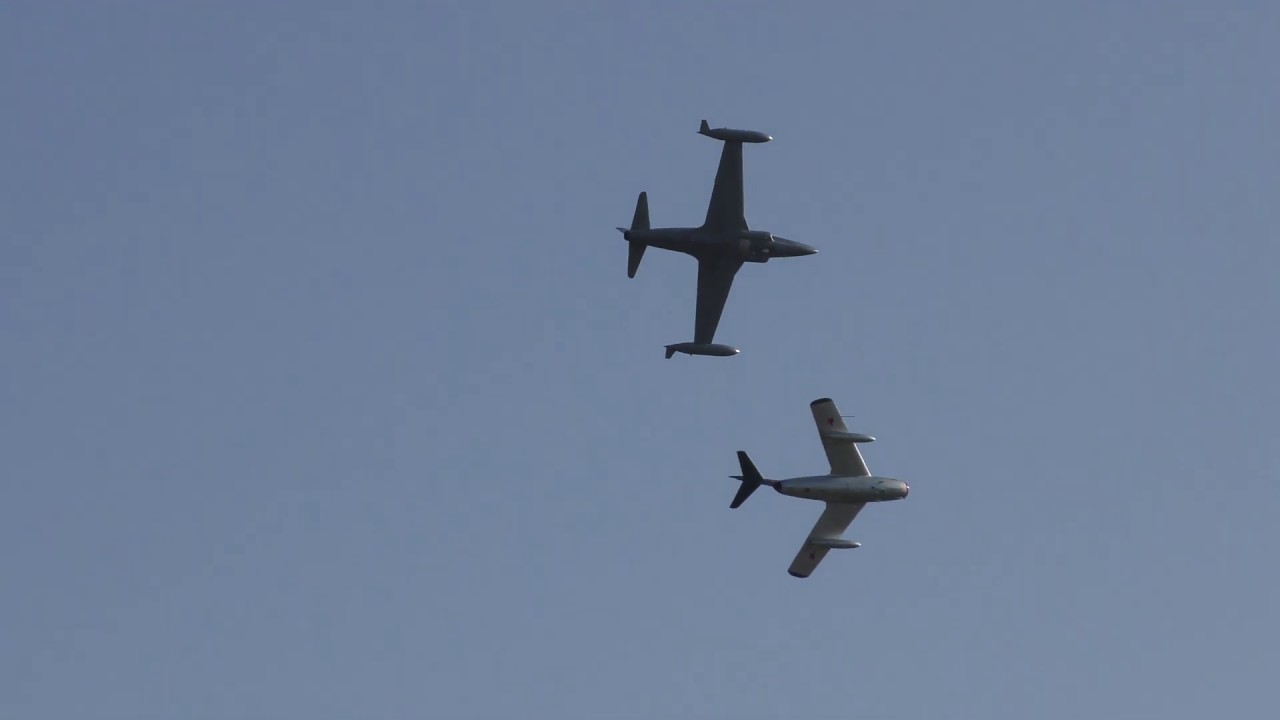 Duxford Battle of Britain Air show MIG15 & T33 Silver star jet display ...
