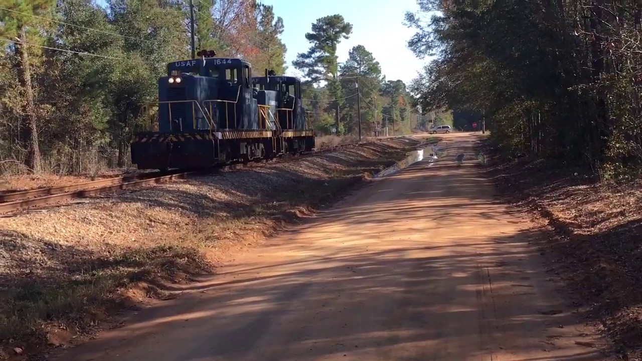 The US Air Force Train at Sumter - YouTube