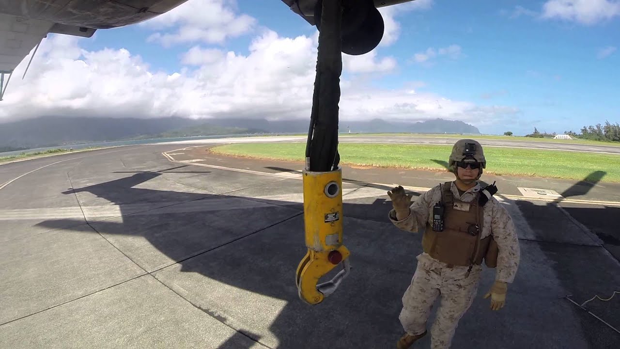 USMC Landing Support HST Kaneohe Bay Hawaii Airshow 2015 - YouTube