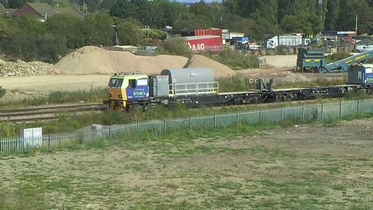NR RHTT MPV DR98958 AND DR98908 AT GLOUCESTER TRAMWAY 270913 - YouTube