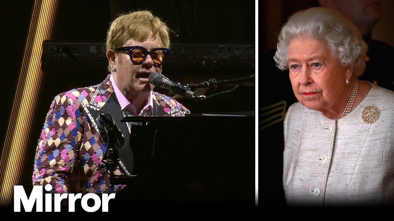 Sir Elton John pays tribute to The Queen onstage - YouTube