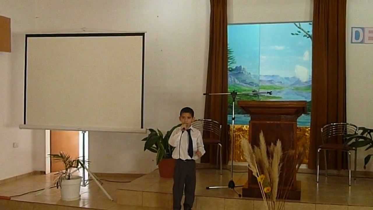 NIÑO RECITANDO EL SALMO 23 - YouTube