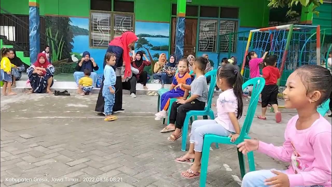 peringatan HUT RI ke-77 Lomba sunggi tampah & saling menyuapi anak ibu - YouTube