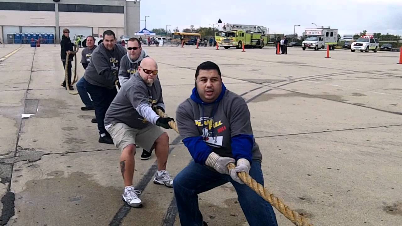 2011 Special Olympics Illinois Plane Pull - Vice - 6 man team pull.mov ...