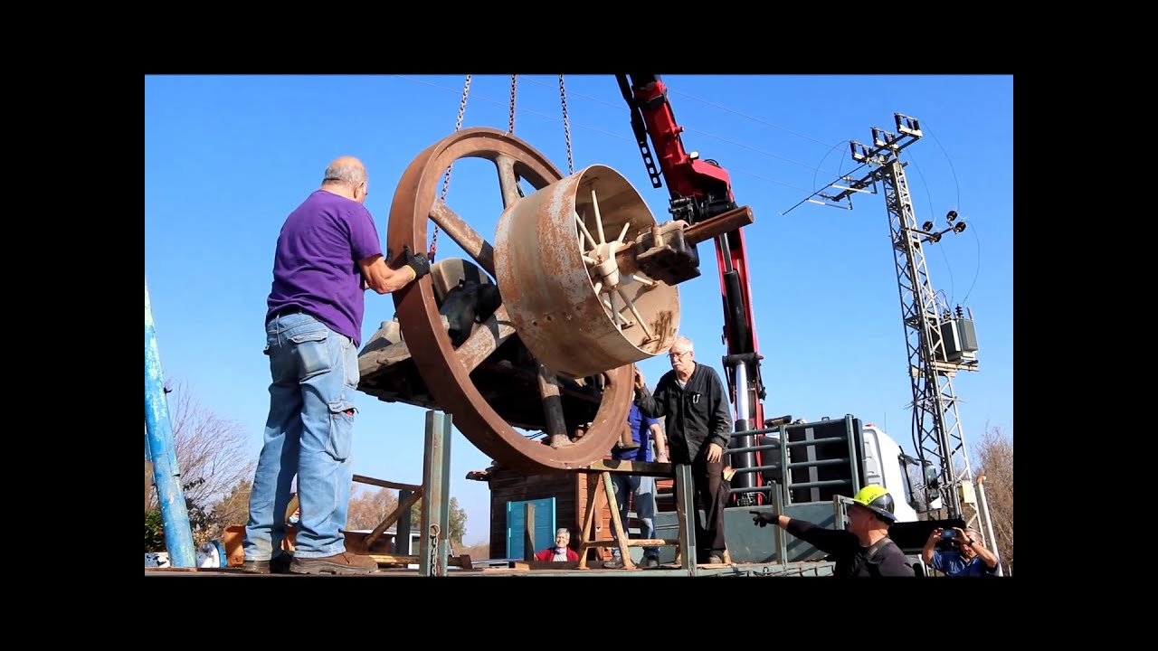 RUSTON HR 7 engine to the museum - YouTube