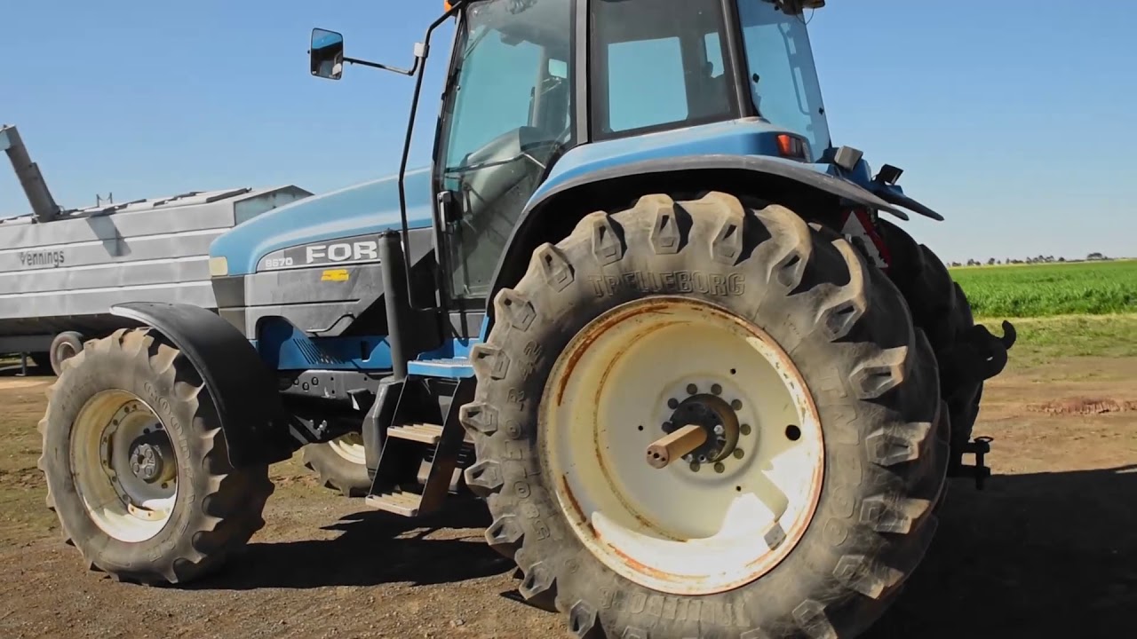 Ford 8670 - YouTube