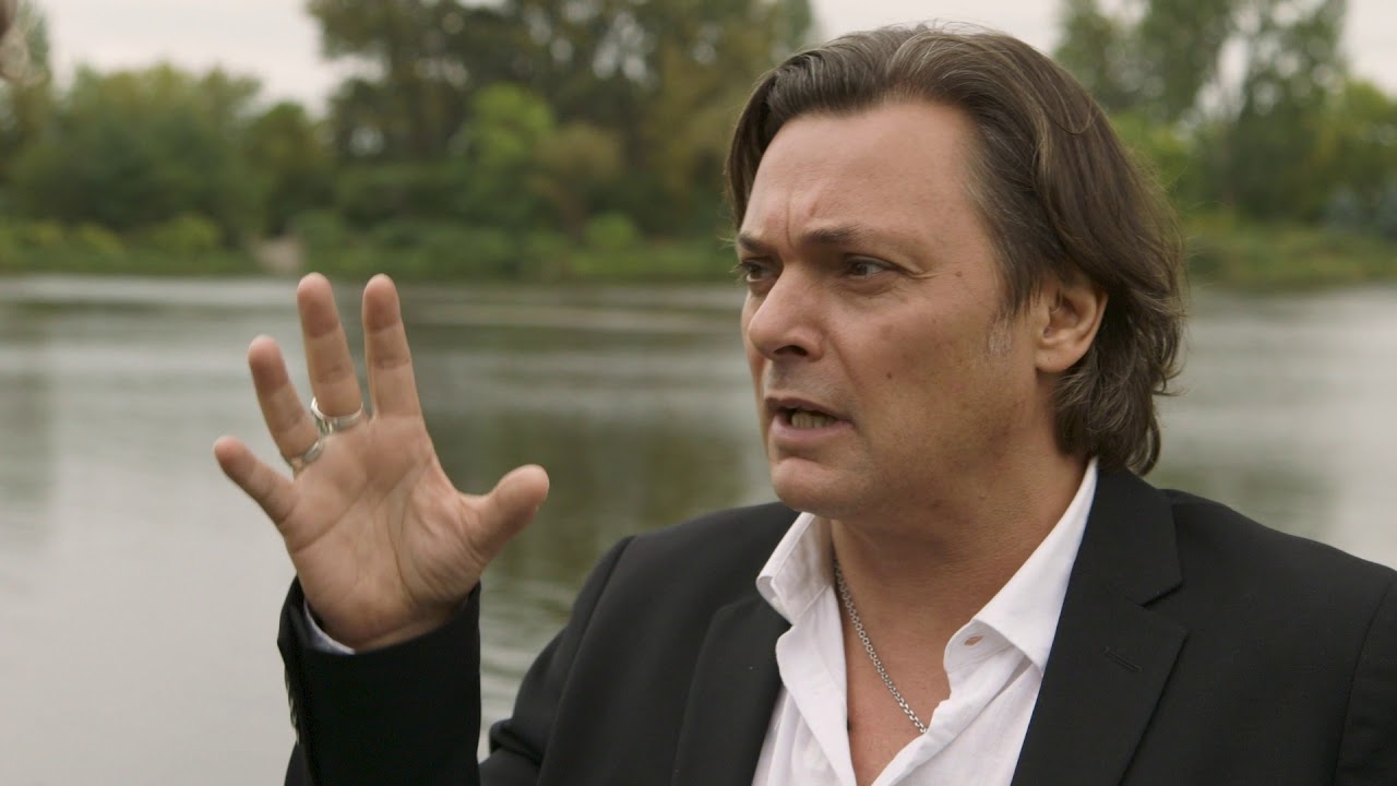 Rencontre avec Claude André auteur de «Quand la clique nous manipule ...