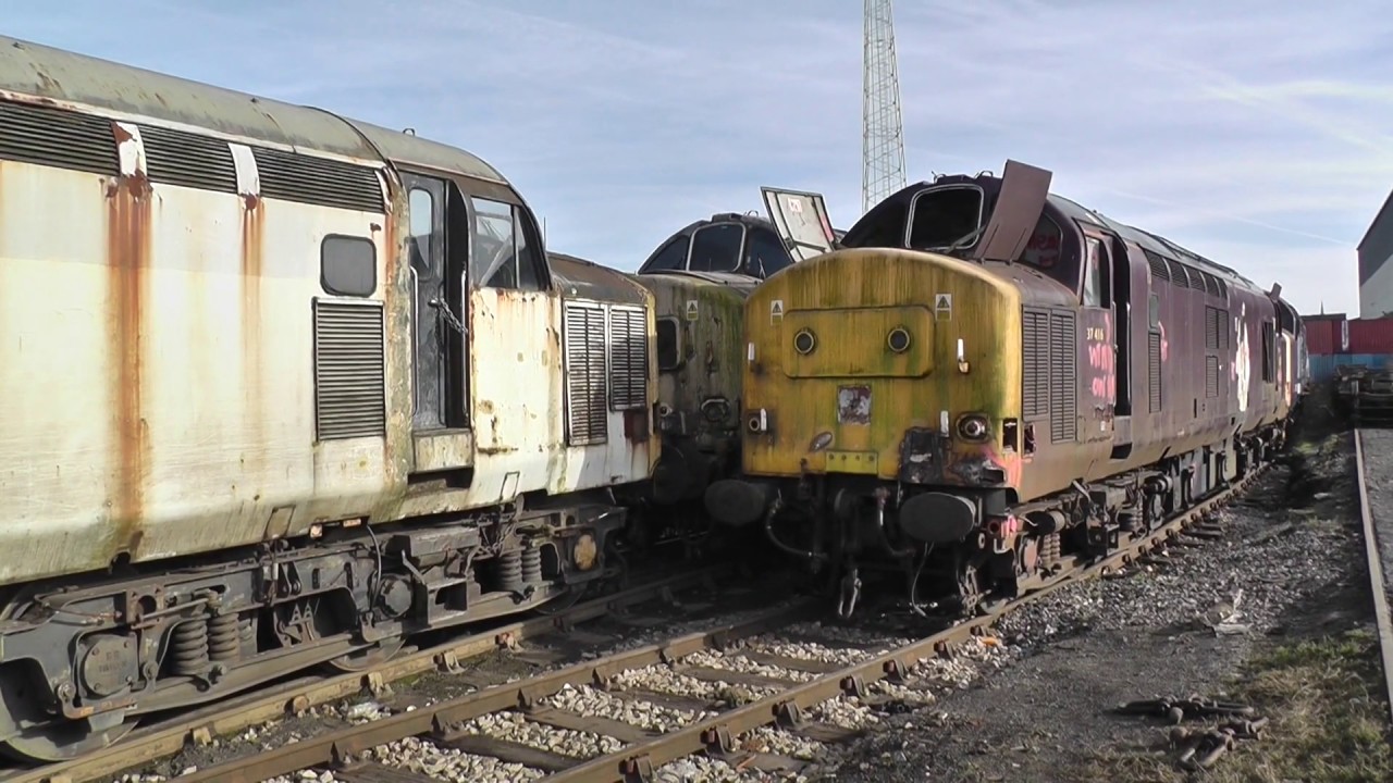 (HD) Class 20,37 & 47 Locomotives waiting scrap in Booths Yard ...