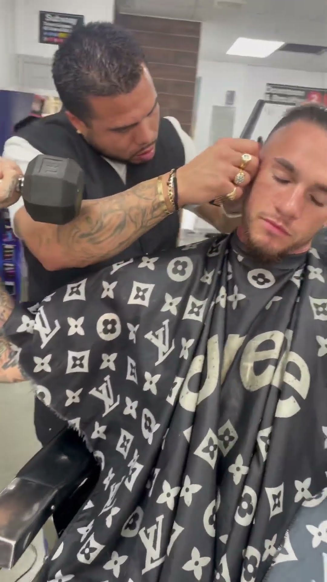 Shoulder Press Go With Haircuts 💈 #shoulderworkout #steak #barber # ...