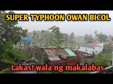 Isang barangay sa bicol wala ng maka labas lakas hangin at ulan subrang ...