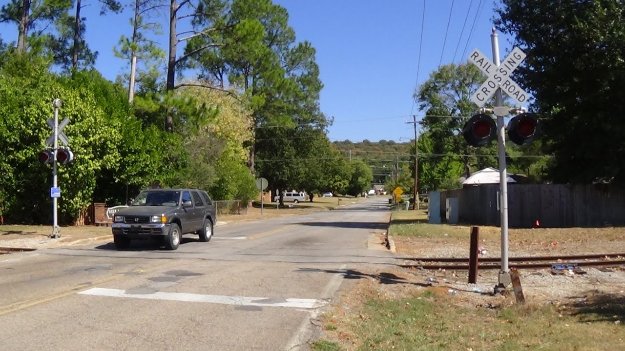 Meadowbrook Drive Railroad Crossing, Huntsville, AL Crossing Tour - YouTube