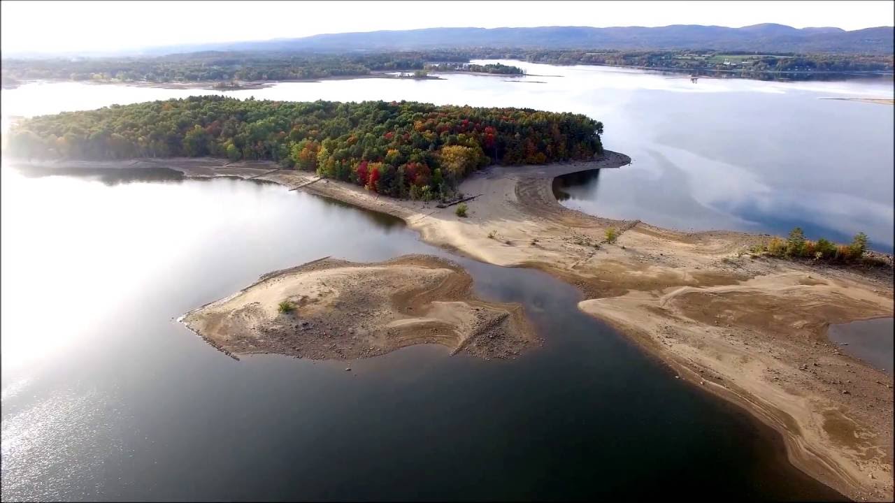 Amazing Fall flight circling Scout Island home of the Eagle's ! - YouTube