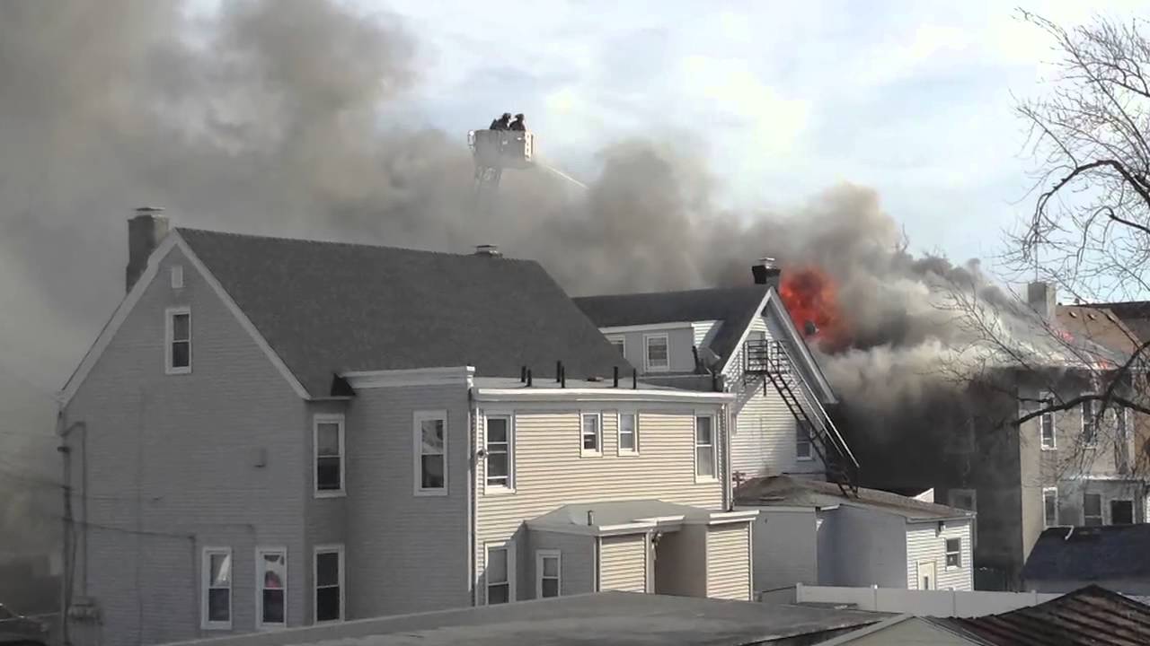 House fire in Perth Amboy - YouTube