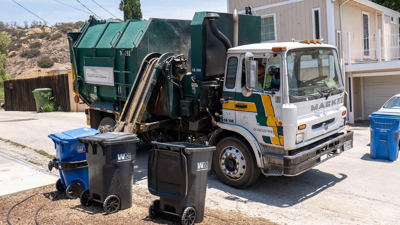 Waste Management Mack Midliner Amrep Octo Running Trash in Chatsworth ...