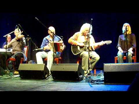 Eleanor Shanley, with De Danann, singing \