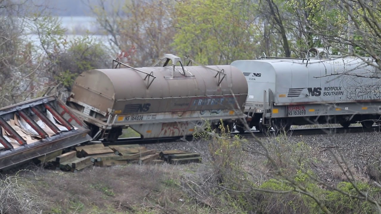 Train derailment on the Rockville Bridge - YouTube