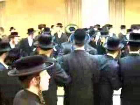 Dushinksy Chassidim Wedding in Jerusalem - YouTube