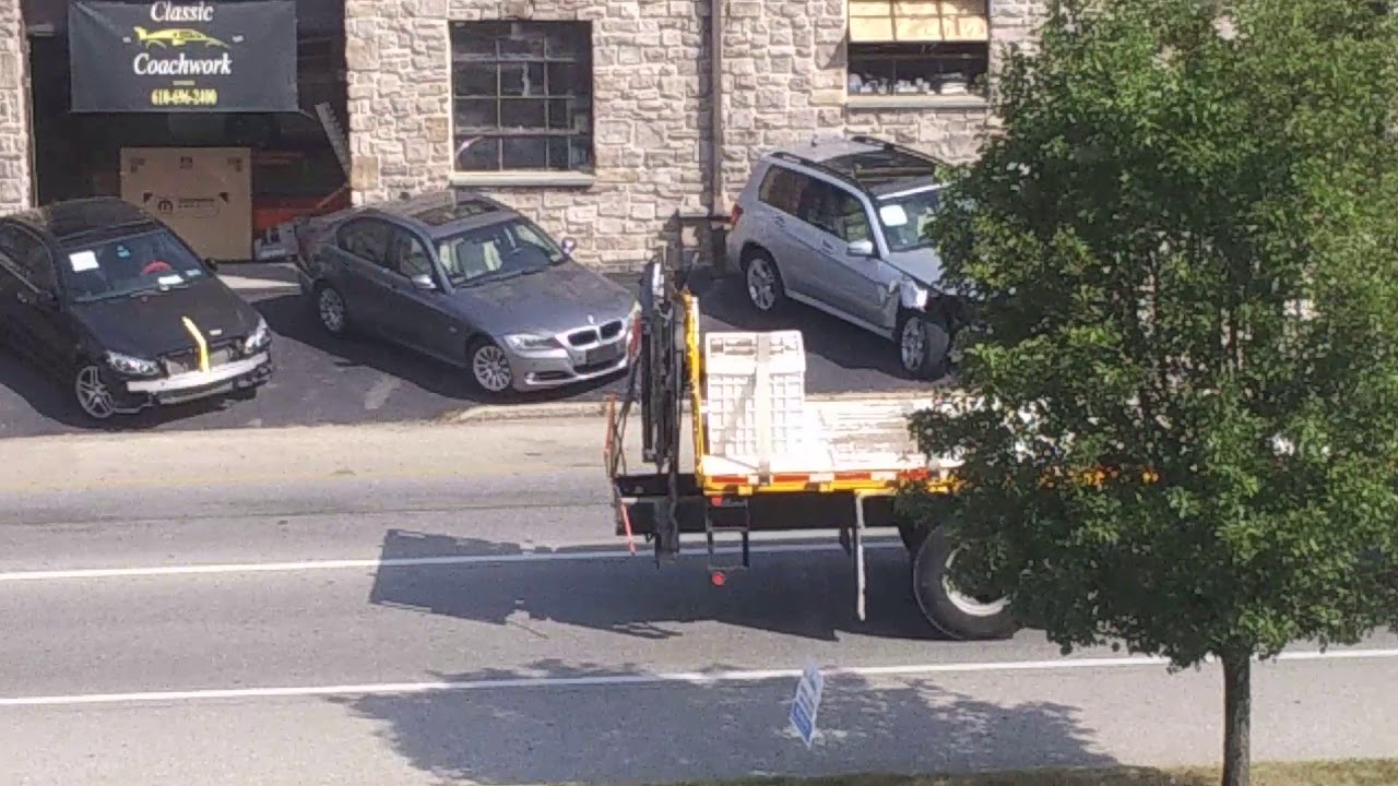 SEPTA bus 3081 passing by and a penndot Painting crew. - YouTube