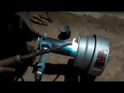 Diesel Generator to BioGas conversion kits handworks."Farm's worker job ...