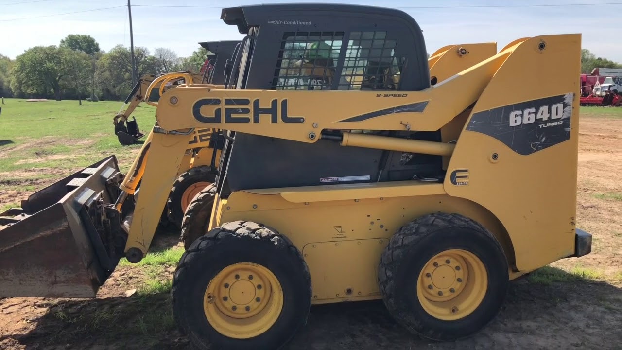 GEHL 6640 SCOTT'S - YouTube