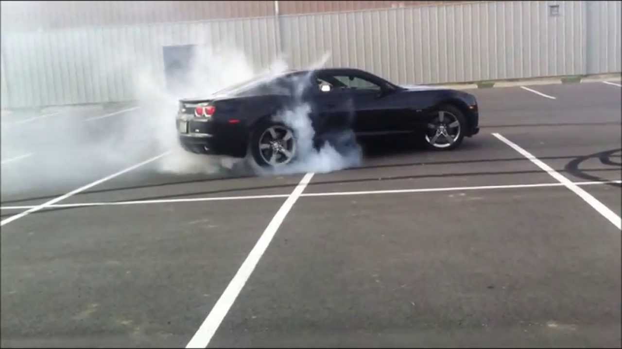 2010 camaro ss burnout smoke show!!! - YouTube