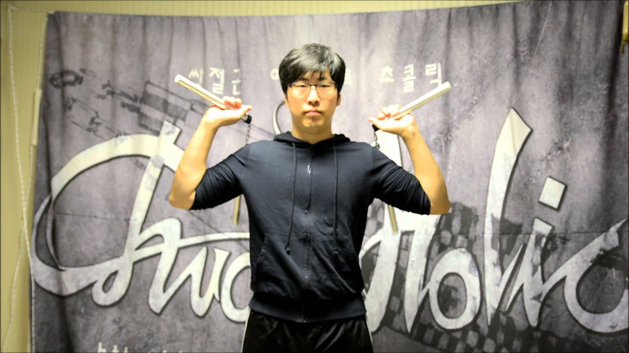 Forward figure 8 cross 양손 쌍절곤 초급 [앞팔자 교차 돌리기] - YouTube