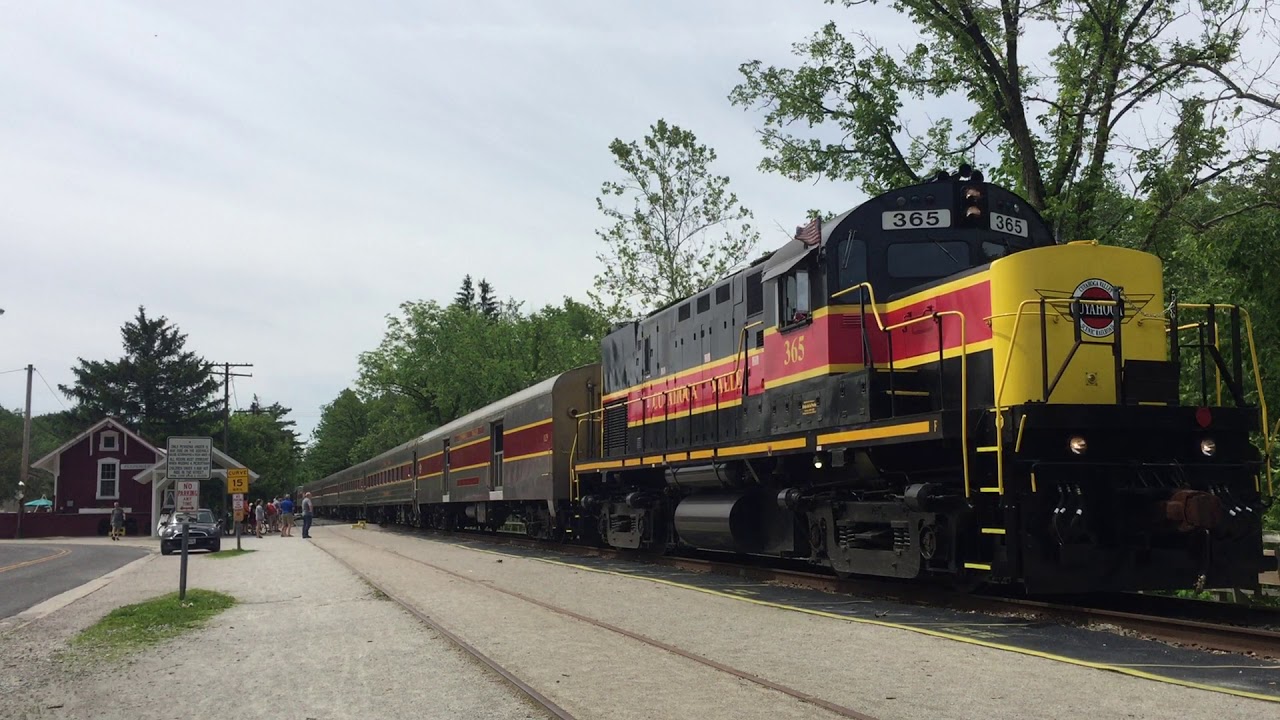 CVSR 365 leads the Bike & Ride into Peninsula Station - YouTube
