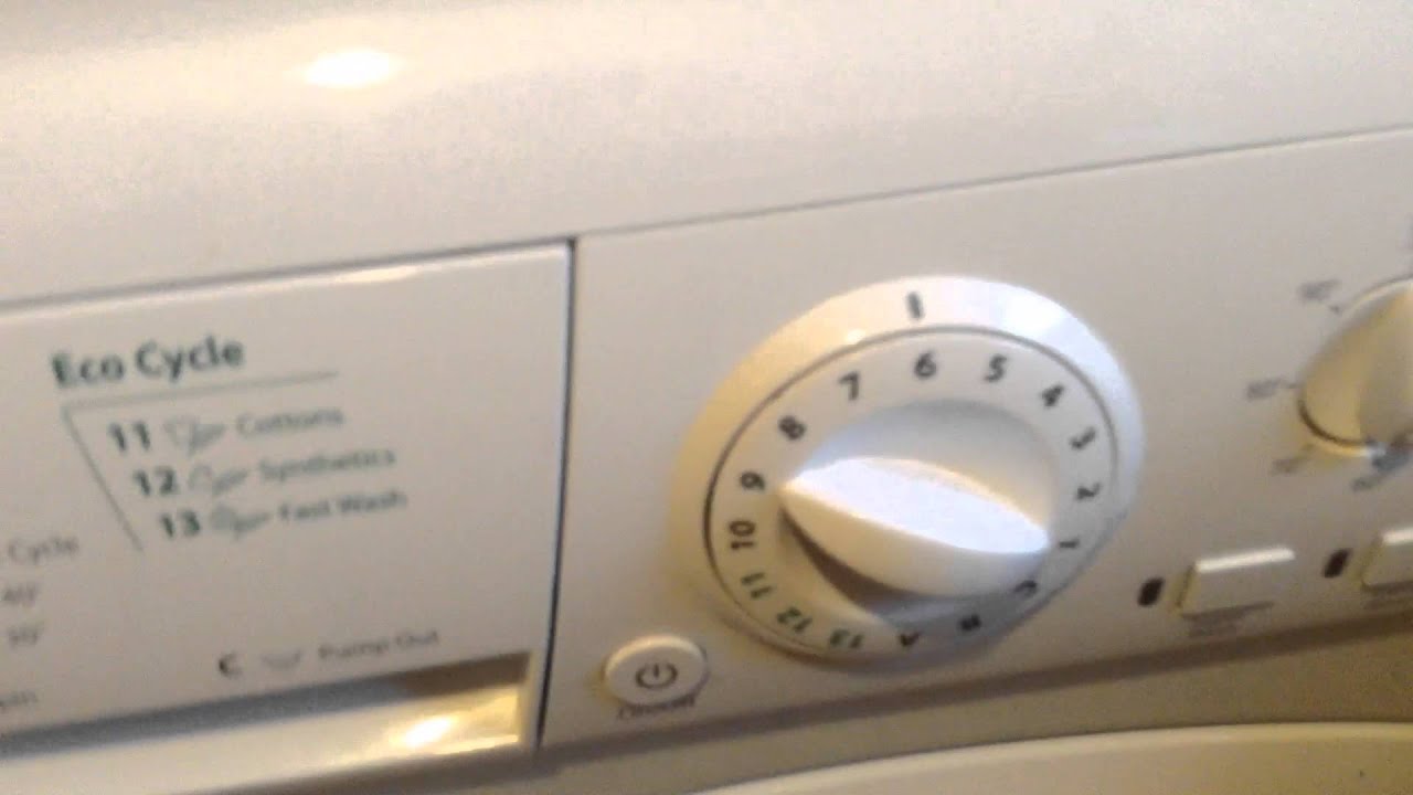 Part 1 of Hotpoint Aquarius washing machine coloured cotton wash - YouTube