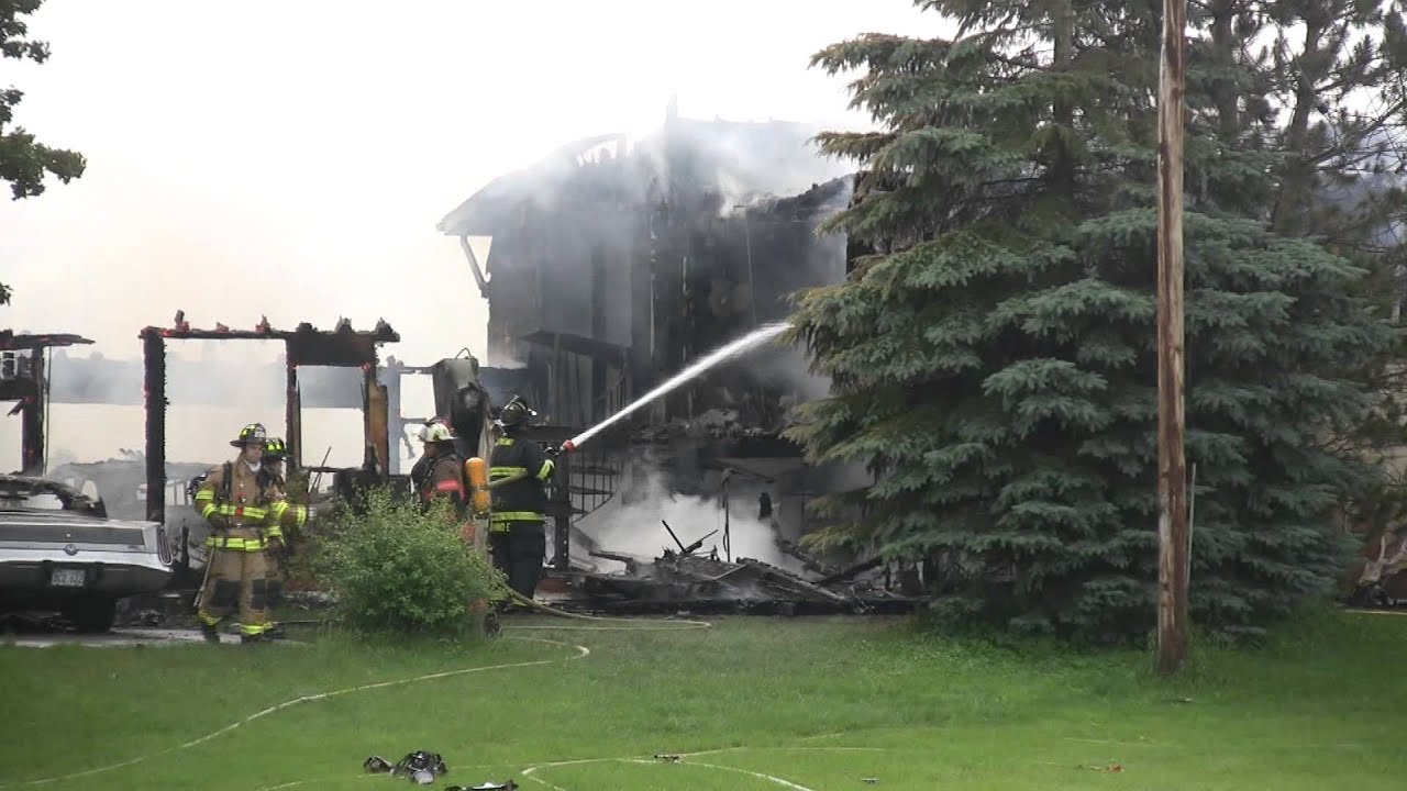 Fire destroys Walworth County home - YouTube