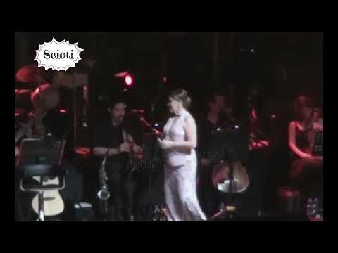 Sezen Aksu - Sarı Odalar Canlı
