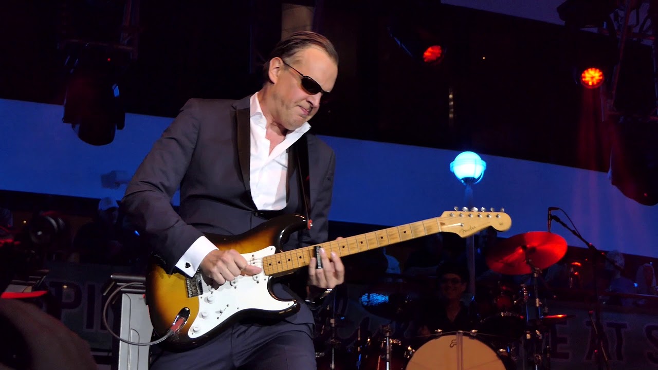 Joe Bonamassa - King Bee Shakedown - Pool Deck Show 1 - KTBA Cruise ...