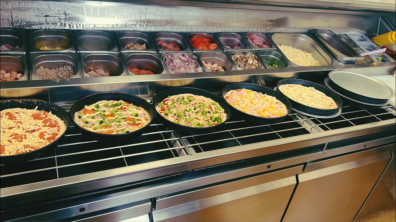 Full show making Pizza in Dominos 👌 - YouTube